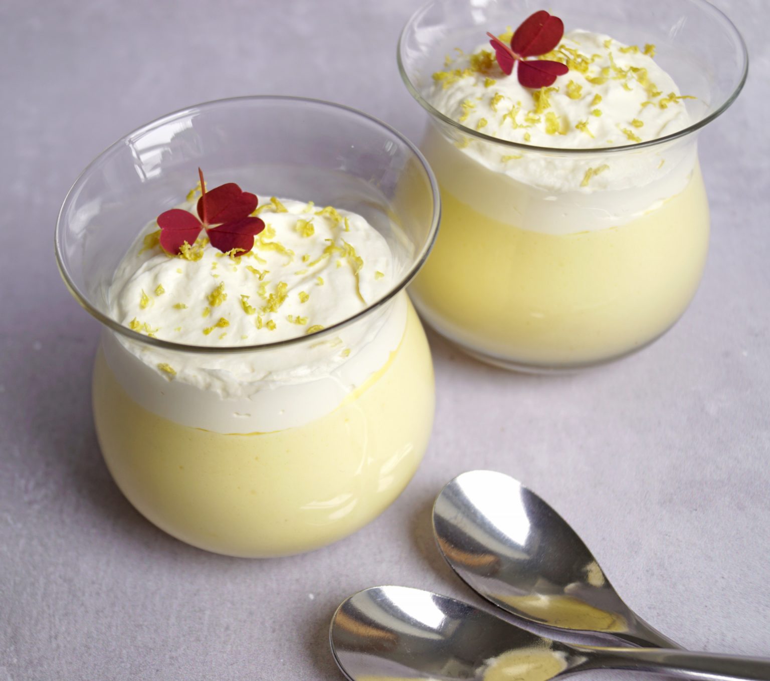 Klassisk og cremet citronfromage - let at lave og smagfuld!